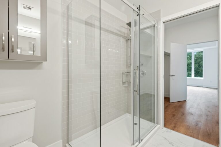 Best Shower Glass Options for Dubai Bathrooms 2026