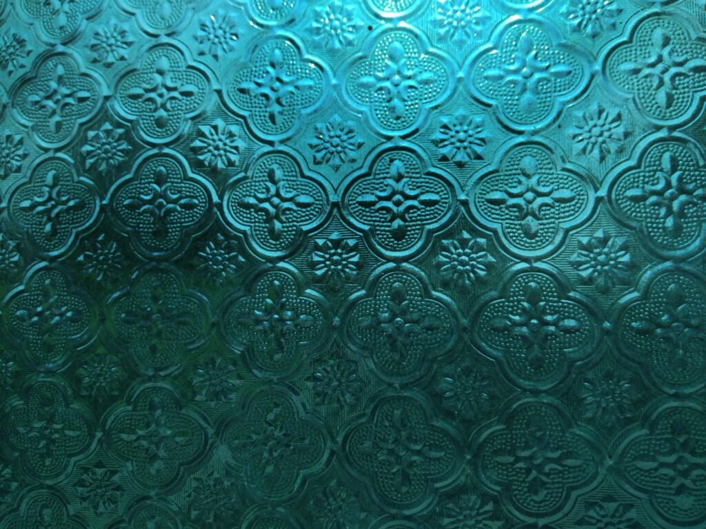 Float Glass vs Clear Glass: What's the Difference?